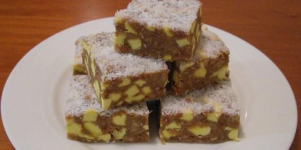 Pineapple Lump Slice Recipe | Chelsea Sugar